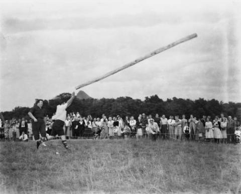 Caber toss | NCpedia